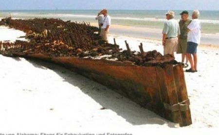 Hurrikan Ike legt historisches Wrack frei | YACHTREVUE.at